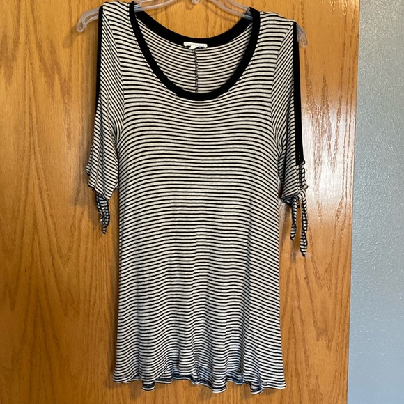 Maurices | Tops | Maurices Xl Black And Cream Striped Cold Shoulder Tunic | Poshmark